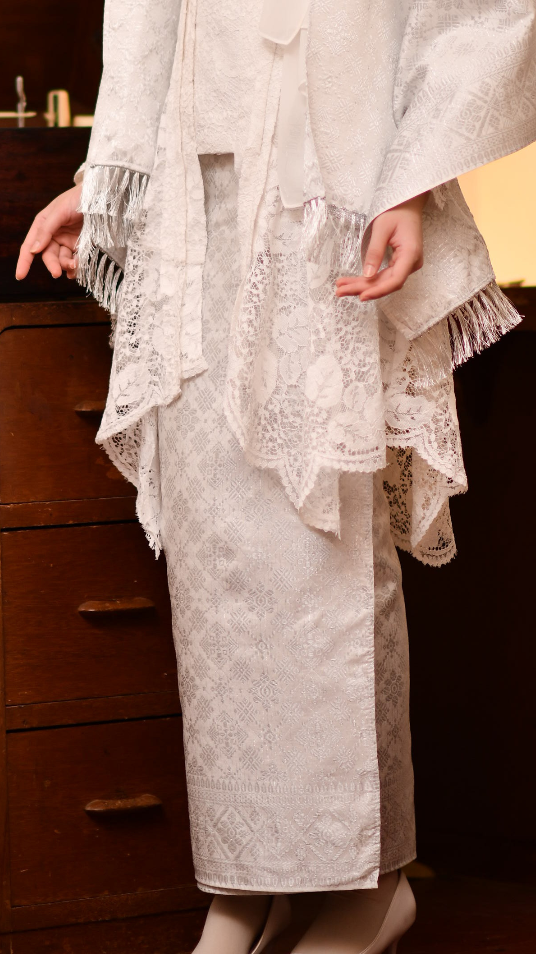Byaqla | Online Fashion | Shawl | Timeless Scarf Essential for Bubbly ...
