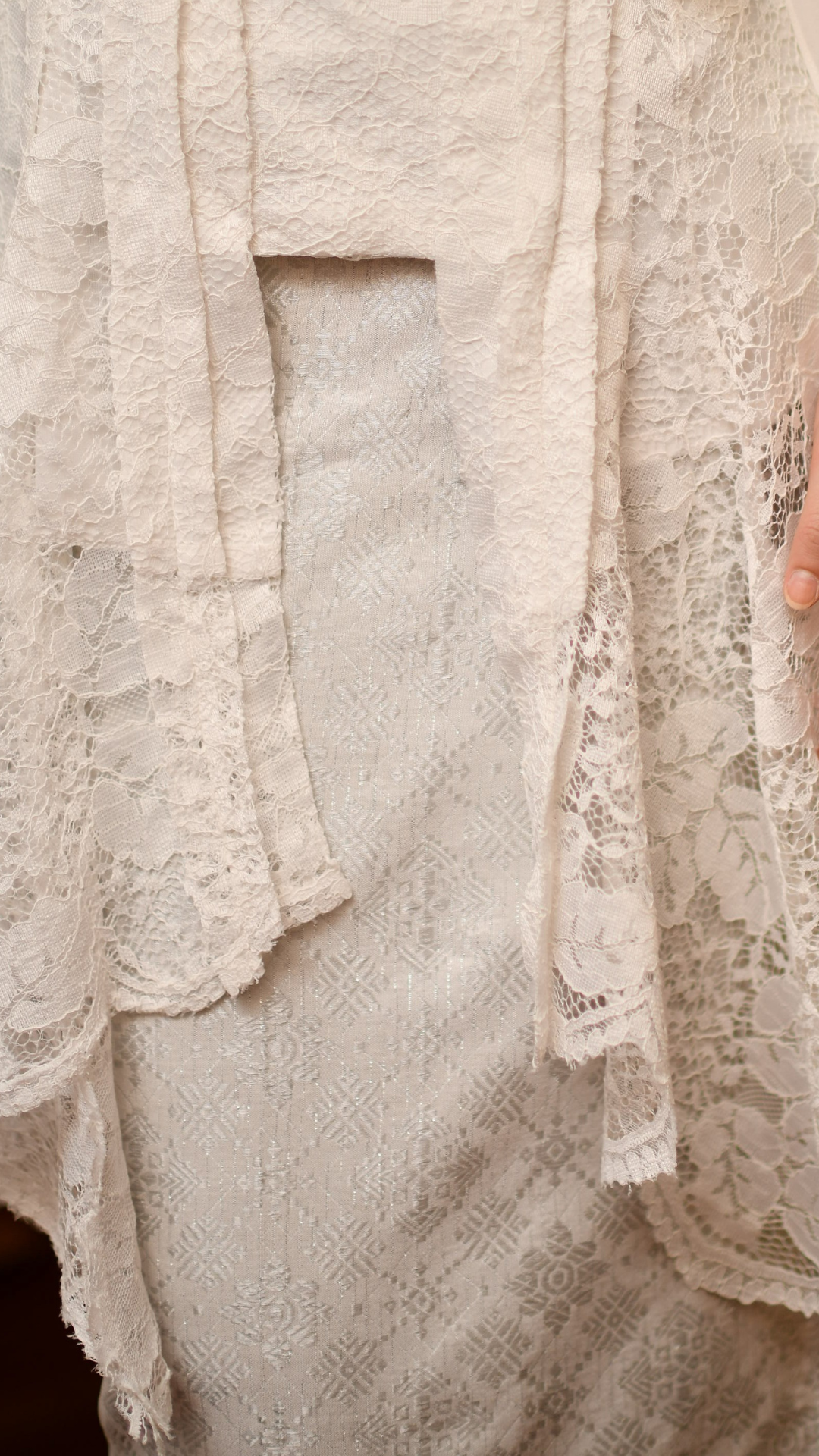 Byaqla | Online Fashion | Shawl | Timeless Scarf Essential for Bubbly ...