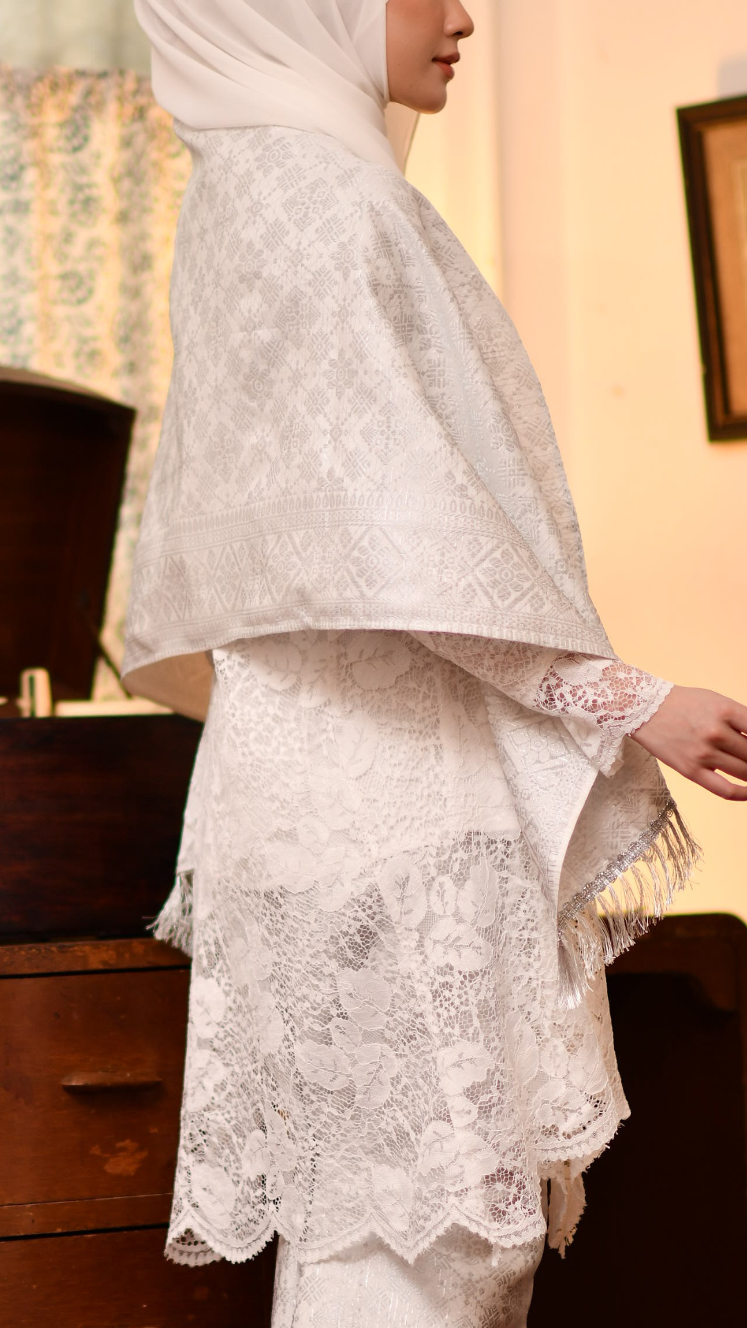 Byaqla | Online Fashion | Shawl | Timeless Scarf Essential for Bubbly ...